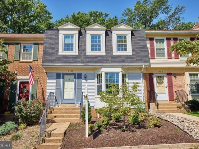 2788 Knollside Ln, Vienna, VA 22180