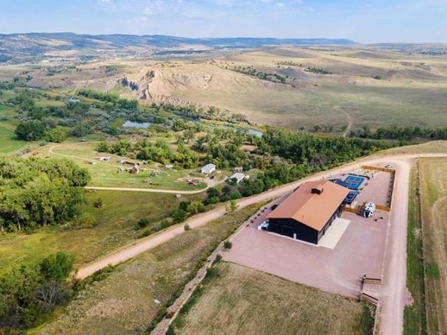 27807 Aeronaut Ln, Hot Springs, SD 57747