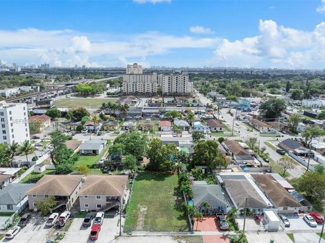 2780 NW 56th St, Miami, FL 33142