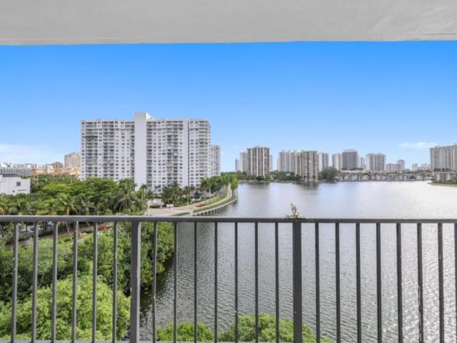 2780 NE 183rd St Apt 716, Aventura, FL 33160