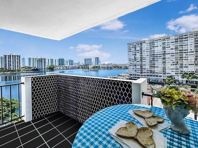 2780 NE 183rd St Apt 810, Aventura, FL 33160