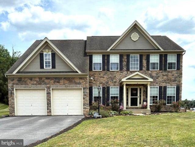 2780 Quaker Ct, York, PA 17408