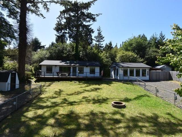 27813 L Pl, Ocean Park, WA 98640