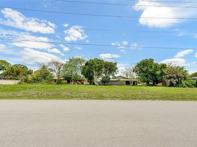 27811 Wisconsin St, Bonita Springs, FL 34135
