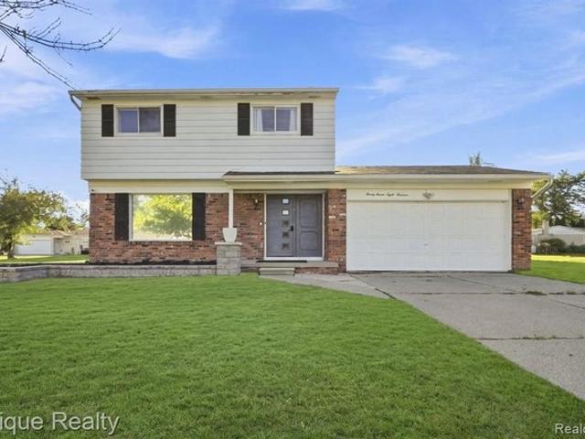 27819 Westcott Crescent Cir, Farmington Hills, MI 48334