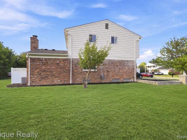 27819 Westcott Crescent Circle