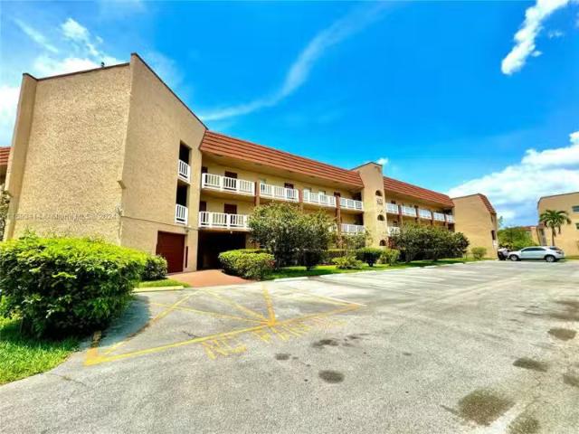 2781 N PINE ISLAND RD APT 308, SUNRISE, FL 33322 Condo/Townhom.