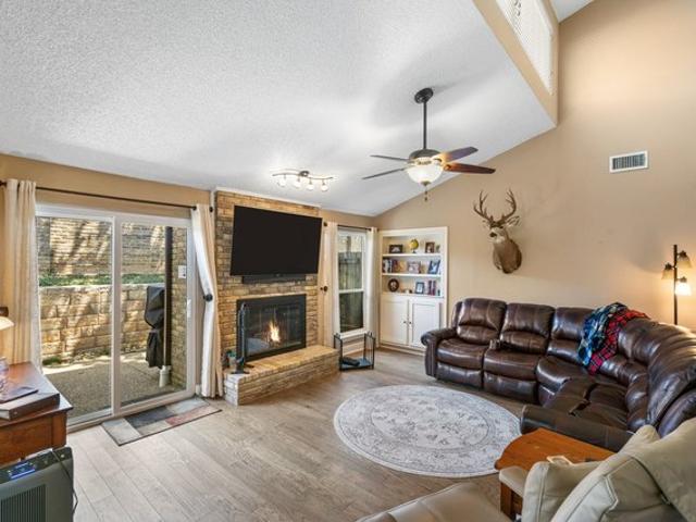 2781 Fairway Park St, Grand Prairie, TX 75050