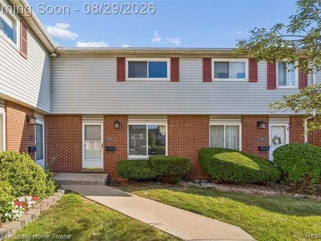 27821 Eastwick Sq, Roseville, MI 48066
