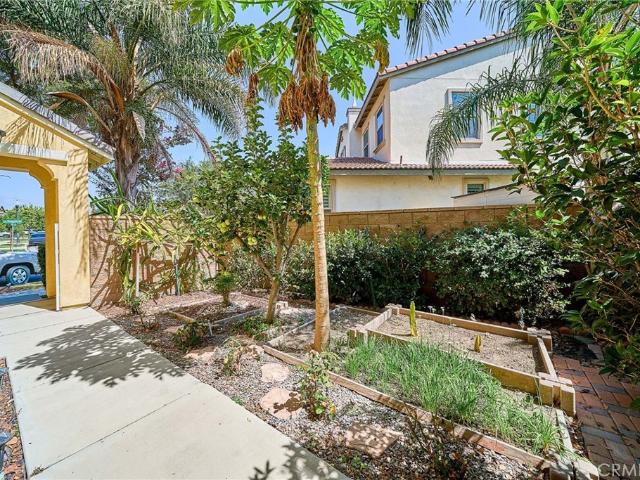 2782 E Thompson