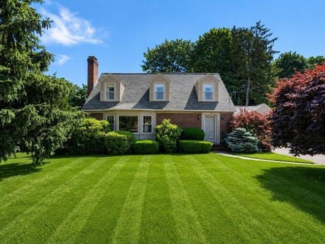 278 Common St, Walpole, MA 02081