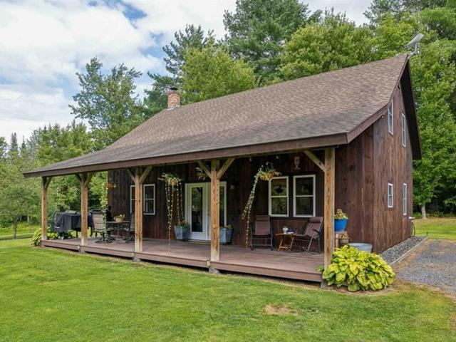 278 Coreys Dr, Moretown, VT 05660