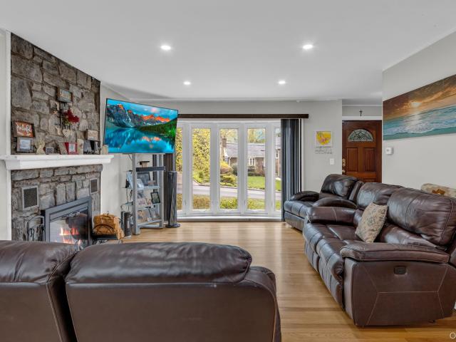 278 aka 272 Alta Vista Drive