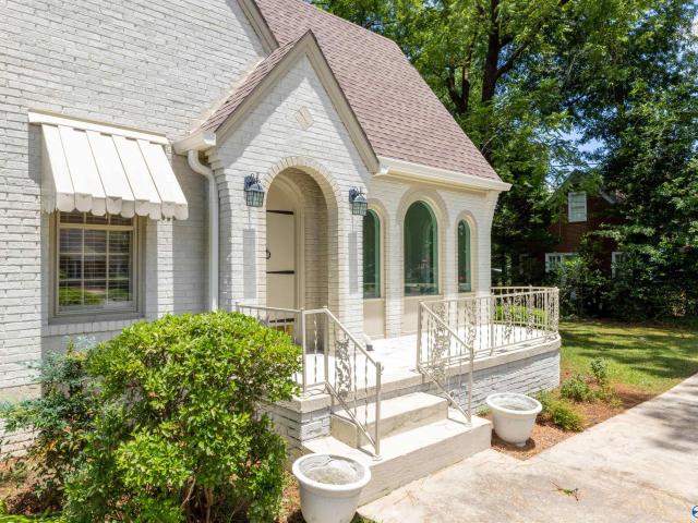278 Bexar Avenue W