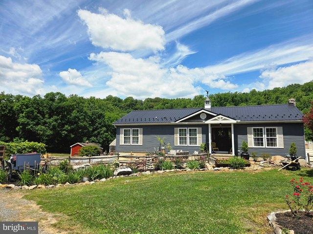 278 Greenbriar Rd, Elliottsburg, PA 17024