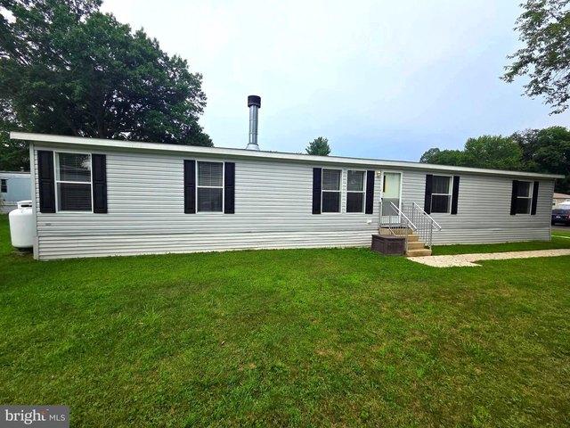 278 Lake Ln, Doylestown, PA 18901