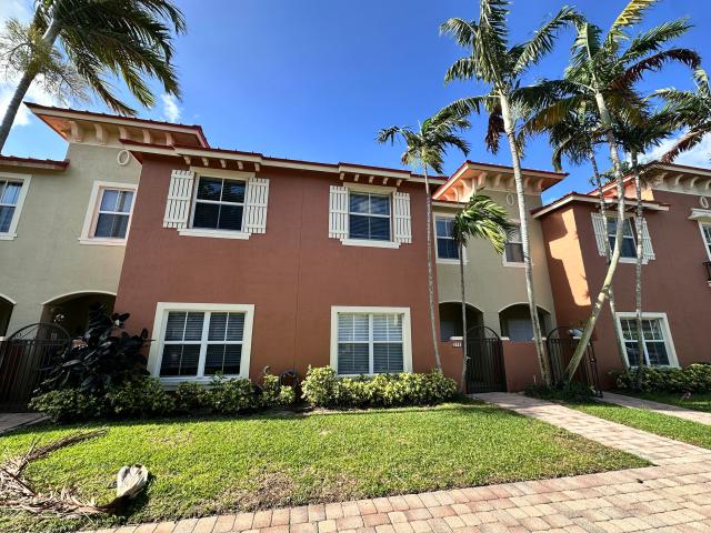 278 Lake Monterey Cir, Boynton Beach, FL 33426 | MLS #B26019 | Compass