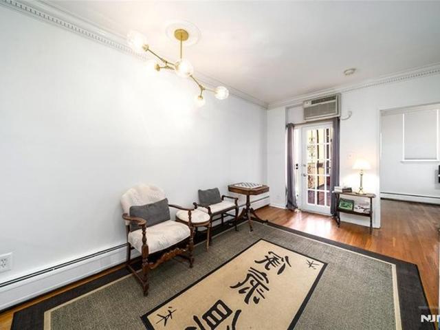 278 Monmouth St Unit 201, Jersey City, NJ 07302
