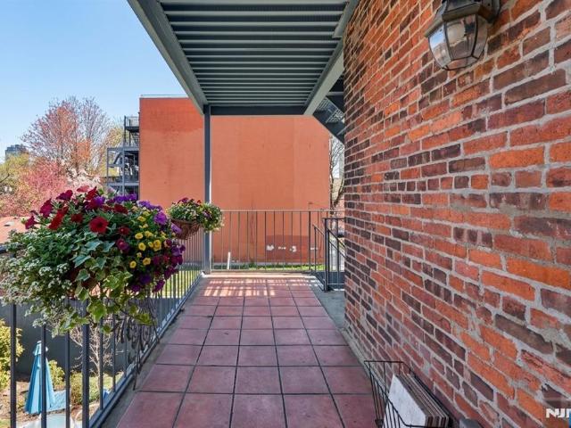 278 Monmouth Street # 201