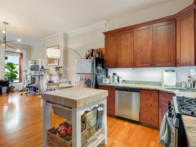 278 Montgomery St # 3