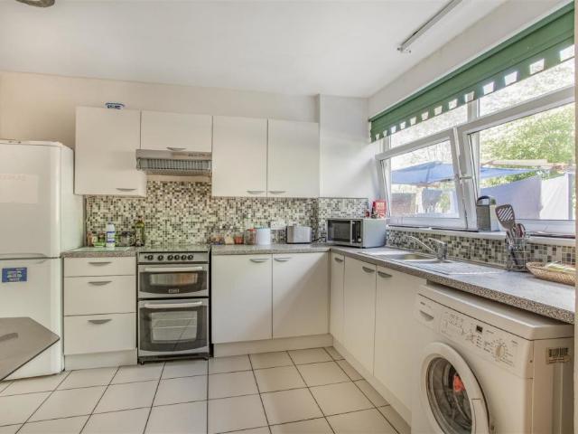 278 Saint James's Road,, SE1