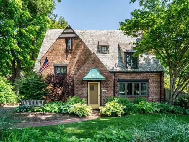 278 STEELE RD, WEST HARTFORD, CT 06117 Single Family Residence.