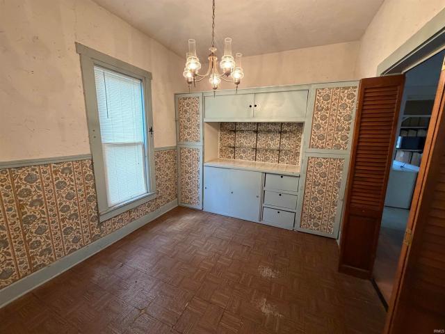 278 W 8th Street
