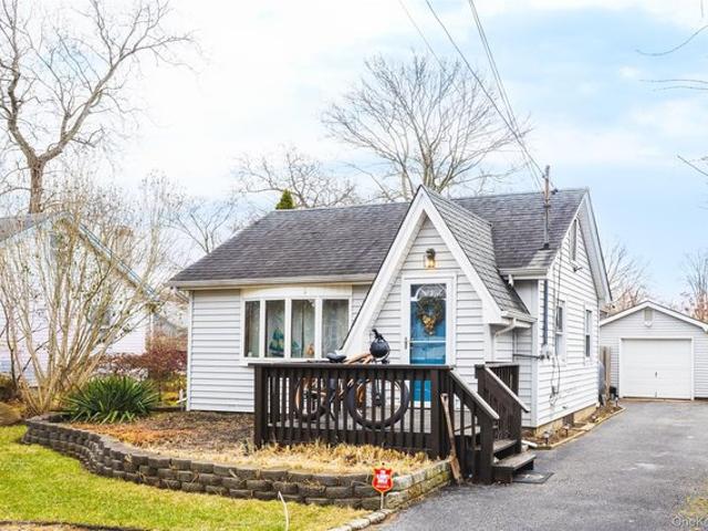 278 W Elm Rd, Mastic Beach, NY 11951