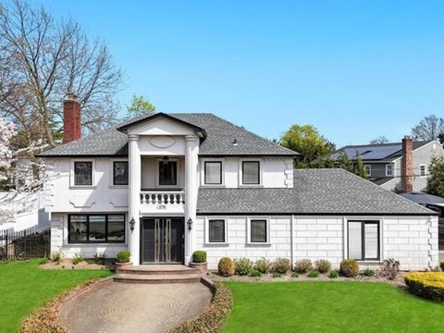 278 Waverly Ave, East Rockaway, NY 11518