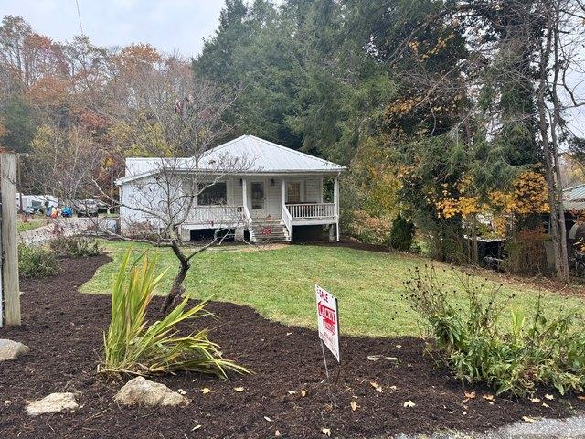 278 Winters St, Elk Park, NC 28622