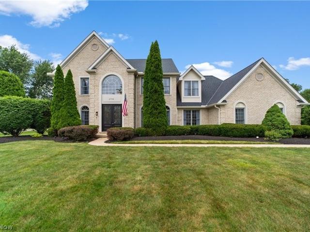 2794 Forest Lake Dr, Westlake, OH 44145