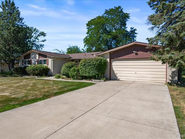 27957 Tavistock Trail