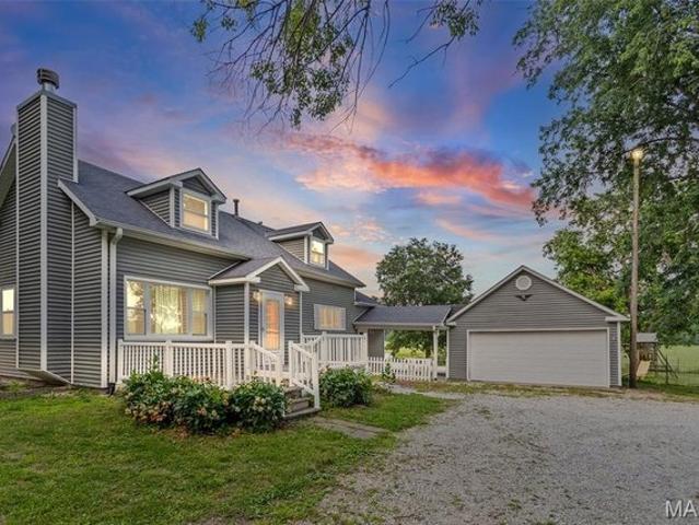 27954 th Ave, Barry, IL 62312