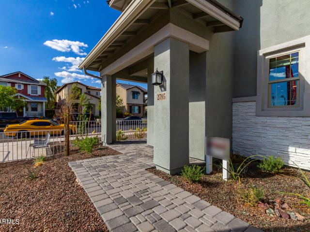 2795 n verrado way
