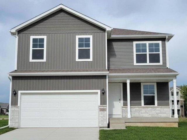 2795 Cecelia Dr, Hiawatha, IA 52233