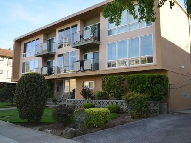 $2795 / 2br 1350ft² Completely Remodeled, TOP FLOOR CORNER UNIT. 2BR 2 BATH