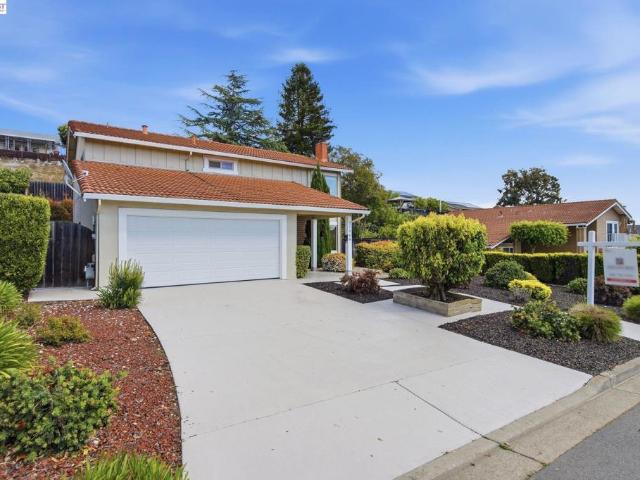 27966 El Portal Dr