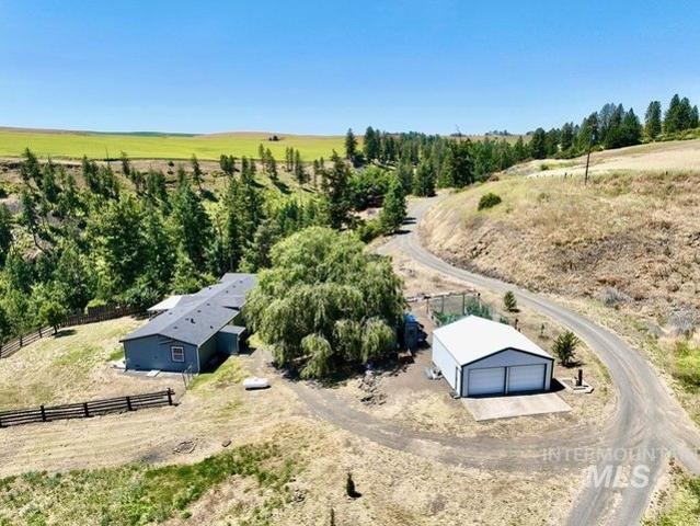 2796 Ewing Rd, Nezperce, ID 83543