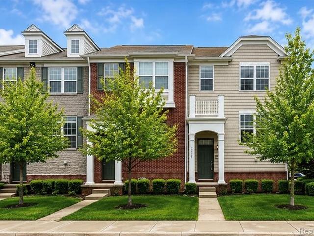 27974 Middleton Dr, Novi, MI 48377