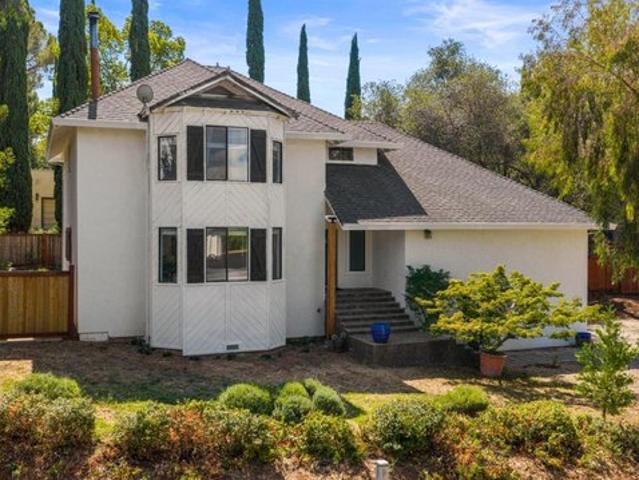 2797 Alhambra Dr, Cameron Park, CA 95682