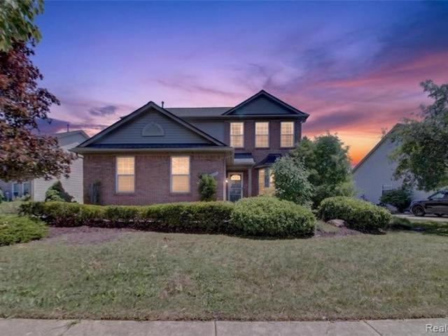 27985 S Mockingbird Dr, Huron Township, MI 48134