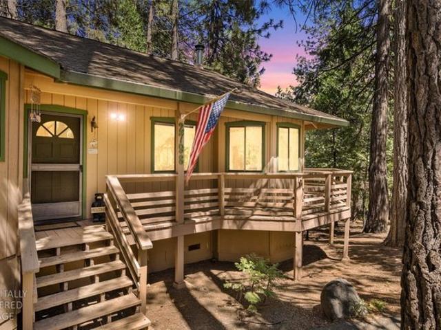 2798 Saint Moritz Dr, Arnold, CA 95223