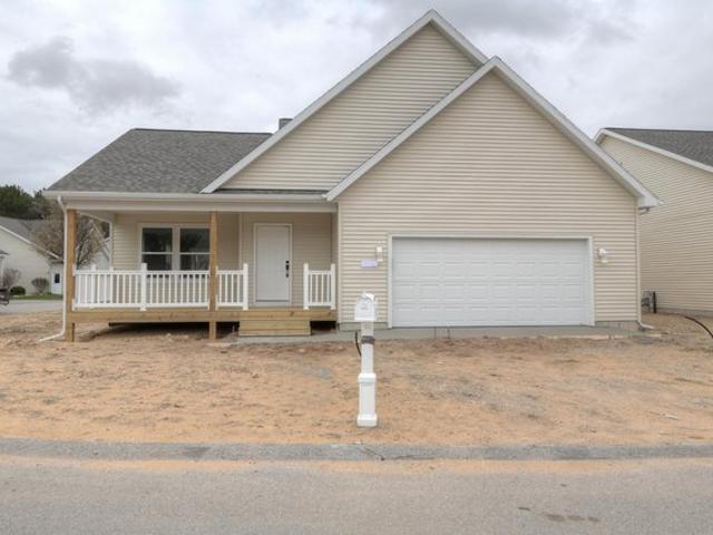 2799 Garnet Ct, Traverse City, MI 49684