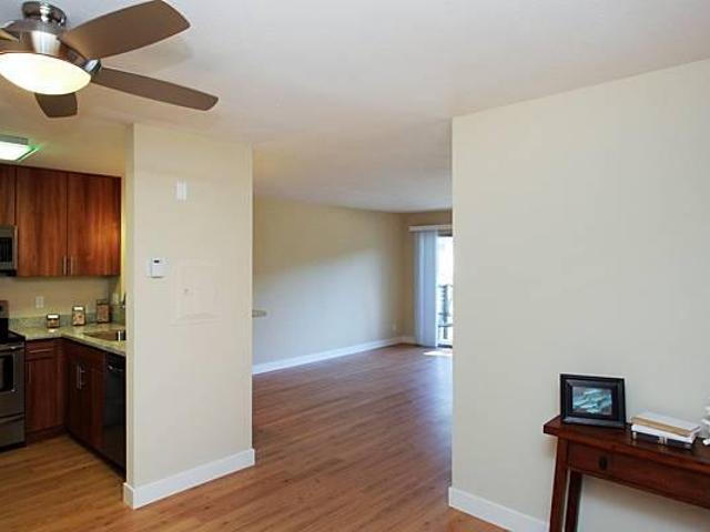 $2799 / 2br 1100ft² Get this newly renovated 2x2 before it goes. AVBL: 5/1/13