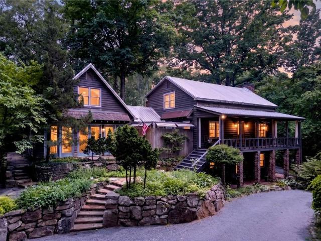 2790 Davis Road
