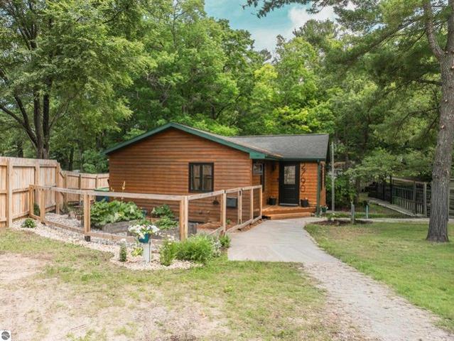 2790 S Hobbs Hwy, Traverse City, MI 49696