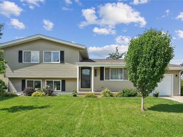 2790 15th Ave, Marion, IA 52302