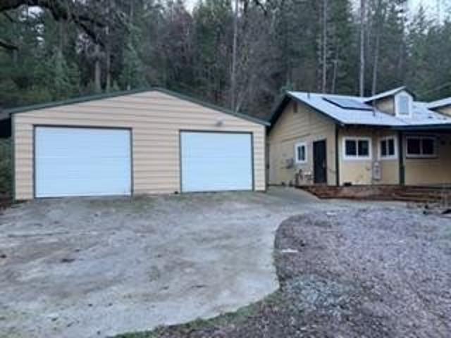 27917 Mineral School Rd, Bella Vista, CA 96008