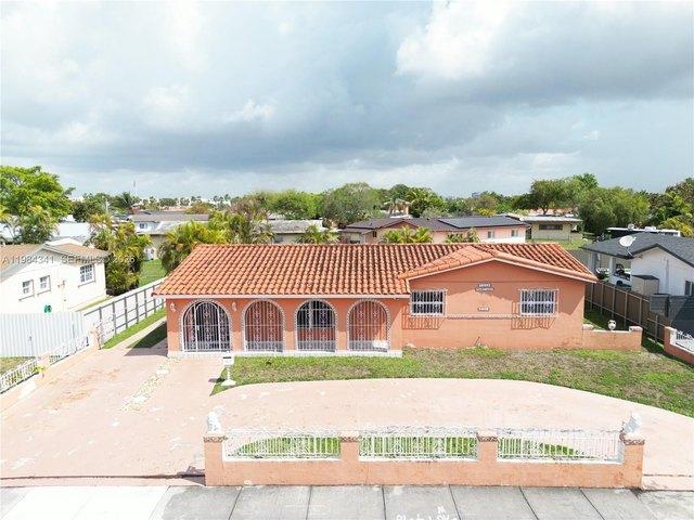 2791 Village Green Dr, Miami, FL 33175
