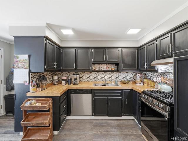 27921 Larchmont Street